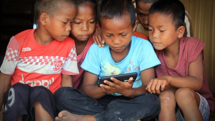 How Kiva Helps Alleviate Poverty Through Technology - Giving Compass