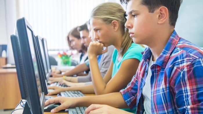 How Top 10 Tech Trends Of 2018 Will Impact Education - Giving Compass