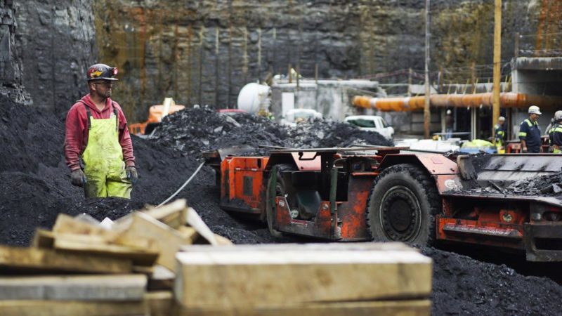 Retraining Coal Workers for Solar Power Has Many Benefits - Giving Compass