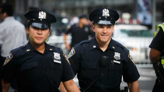 Improving the Allocation of Police Officers - Giving Compass