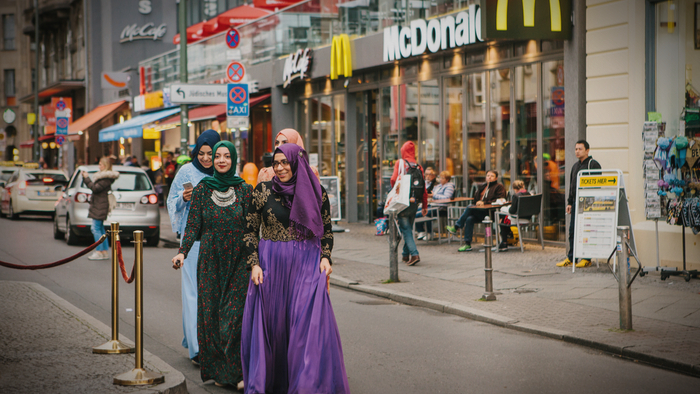 Social Innovation for Refugee Inclusion: A Sense of Home [Video ...