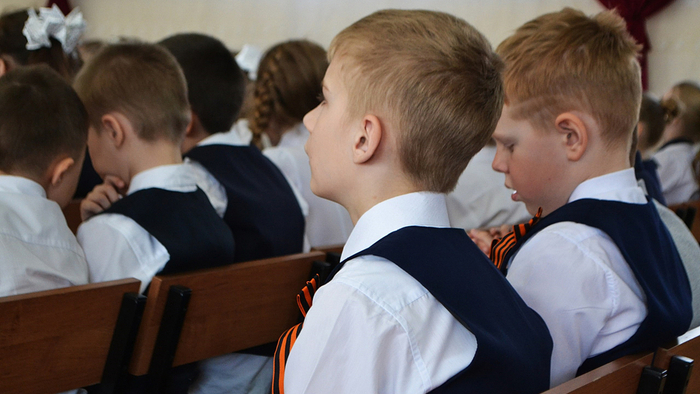Charter School Uses Both a Progressive and a Traditional Approach ... Charter School Uses Both a Progressive and a Traditional Approach ...