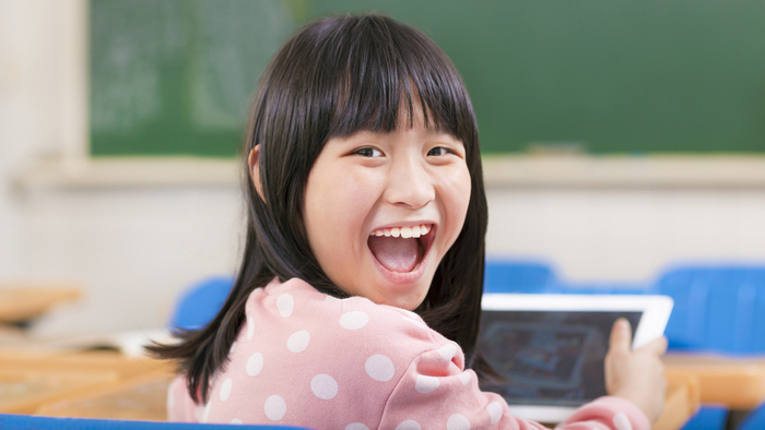 Here is How Screen Time Can Help Students Learn STEM - Giving Compass